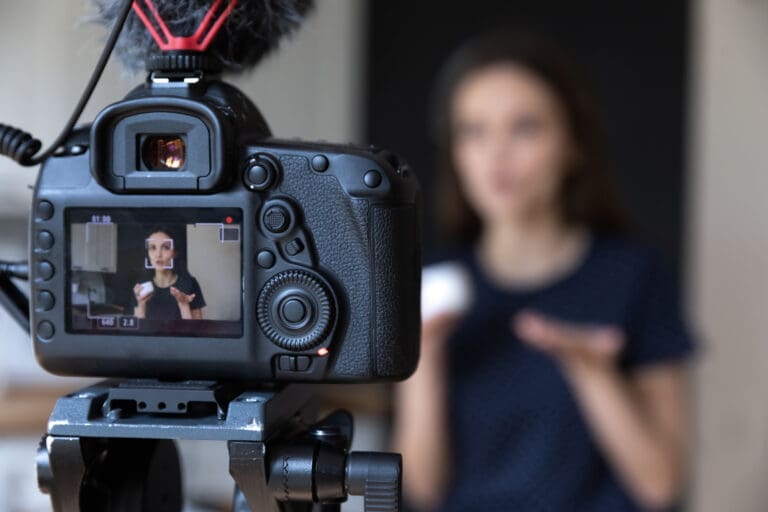 Engaging 15 Second Videos | Social Media Marketing | Media Giant